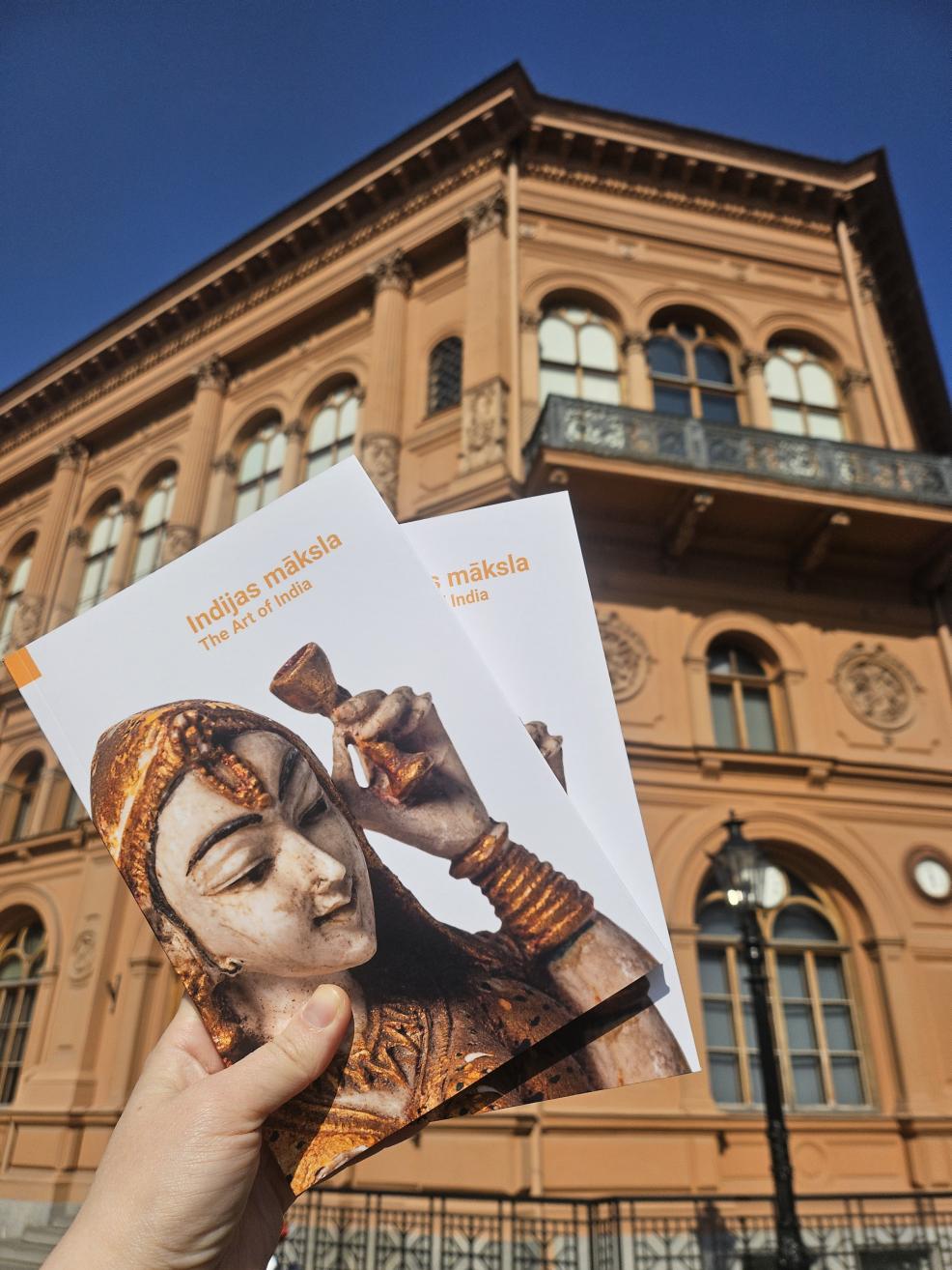 Ar grāmatu “Indijas māksla” LNMM aizsāk Āzijas mākslas kolekcijai ...